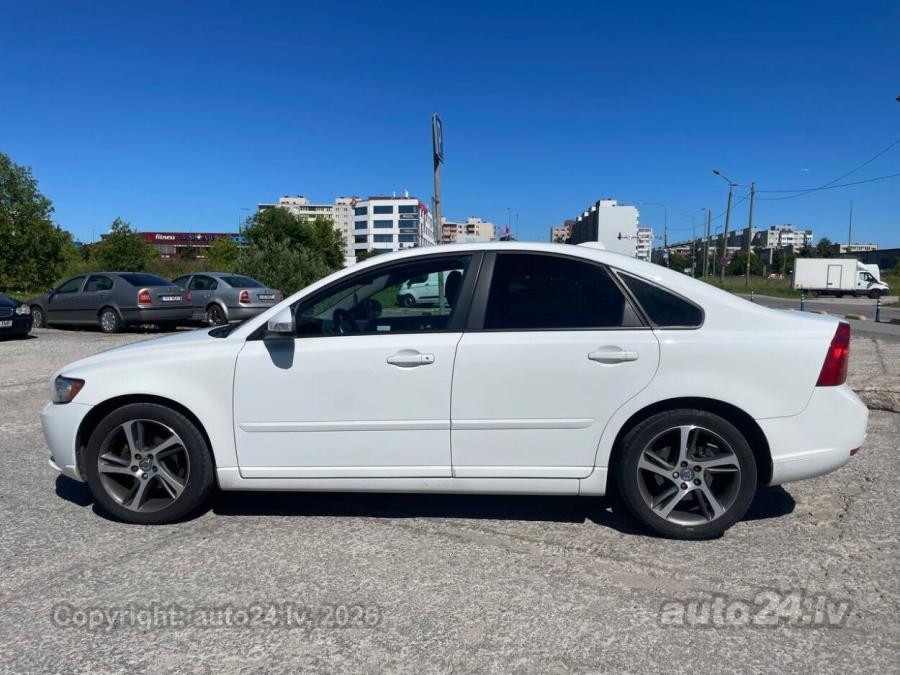 Balts Volvo S40 2011 Tallina, ar dzinēja tilpumu 1.60 L un nobraukumu 262 tūkst. km par 4490 €, foto 9 vietnē AUTOMOTO.COM.LV