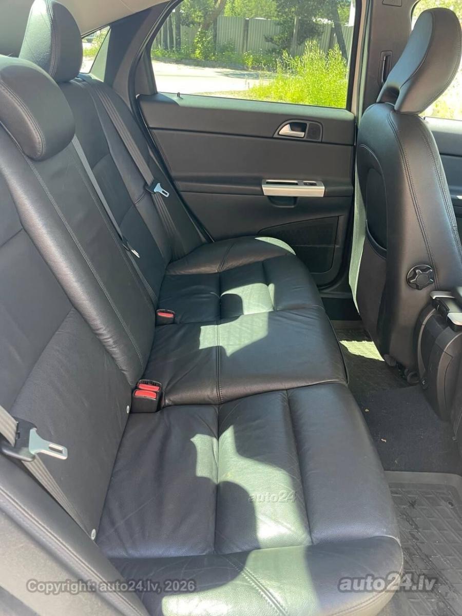 Balts Volvo S40 2011 Tallina, ar dzinēja tilpumu 1.60 L un nobraukumu 262 tūkst. km par 4490 €, foto 13 vietnē AUTOMOTO.COM.LV
