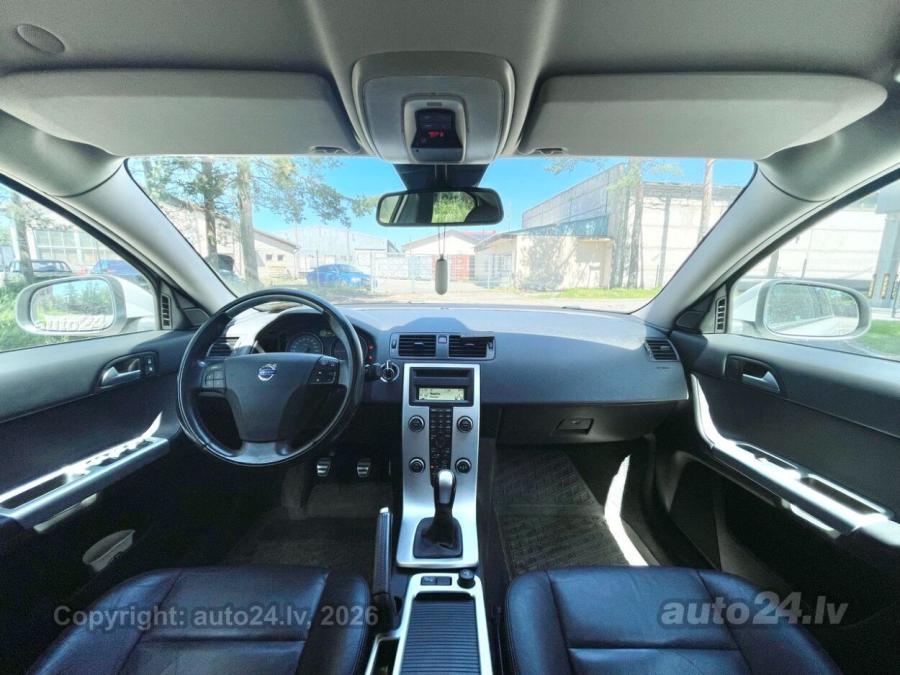 Balts Volvo S40 2011 Tallina, ar dzinēja tilpumu 1.60 L un nobraukumu 262 tūkst. km par 4490 €, foto 14 vietnē AUTOMOTO.COM.LV