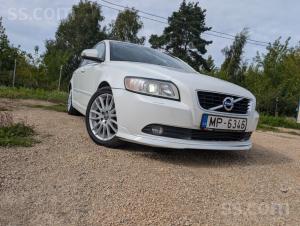 Balts Volvo S40 2011 Rīga, ar dzinēja tilpumu 1.60 L un nobraukumu 360 tūkst. km par 2300 €, foto 5 vietnē AUTOMOTO.COM.LV