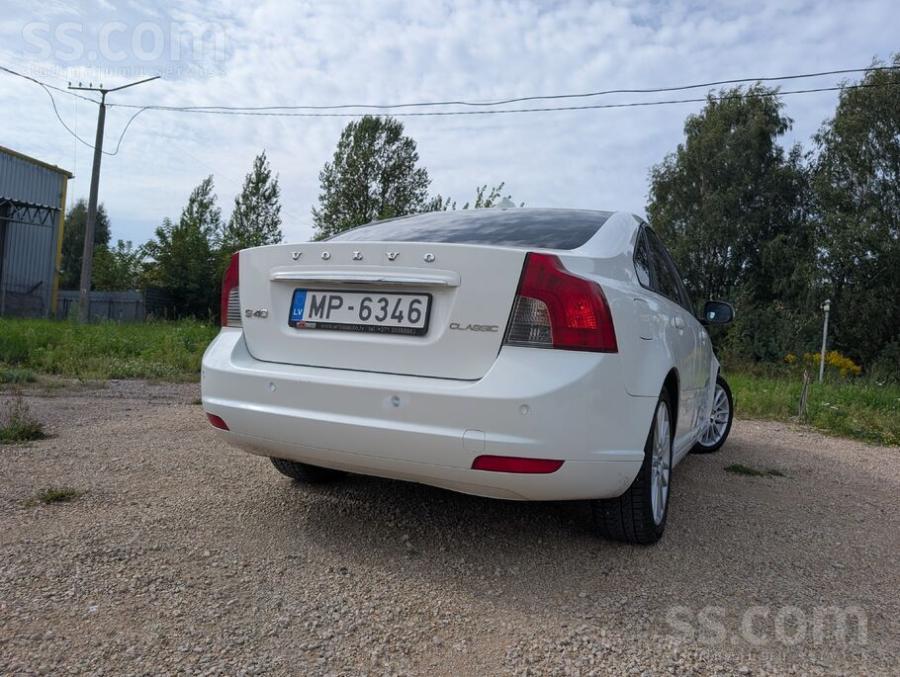 Balts Volvo S40 2011 Rīga, ar dzinēja tilpumu 1.60 L un nobraukumu 360 tūkst. km par 2300 €, foto 8 vietnē AUTOMOTO.COM.LV
