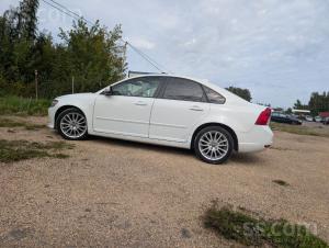 Balts Volvo S40 2011 Rīga, ar dzinēja tilpumu 1.60 L un nobraukumu 360 tūkst. km par 2300 €, foto 12 vietnē AUTOMOTO.COM.LV