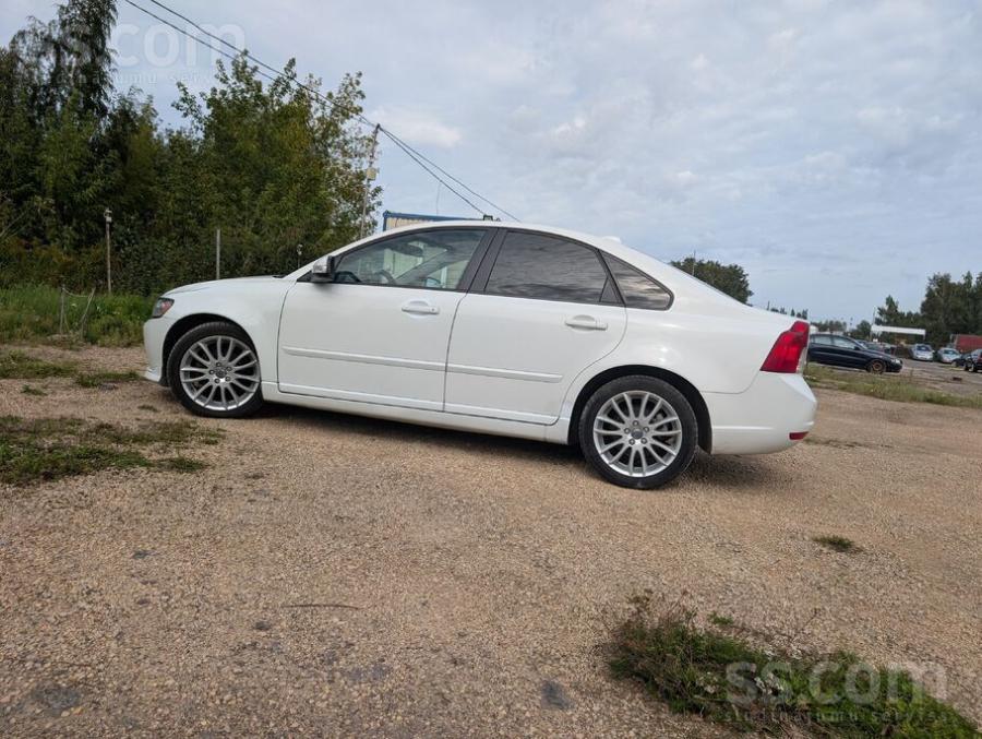 Balts Volvo S40 2011 Rīga, ar dzinēja tilpumu 1.60 L un nobraukumu 360 tūkst. km par 2300 €, foto 12 vietnē AUTOMOTO.COM.LV