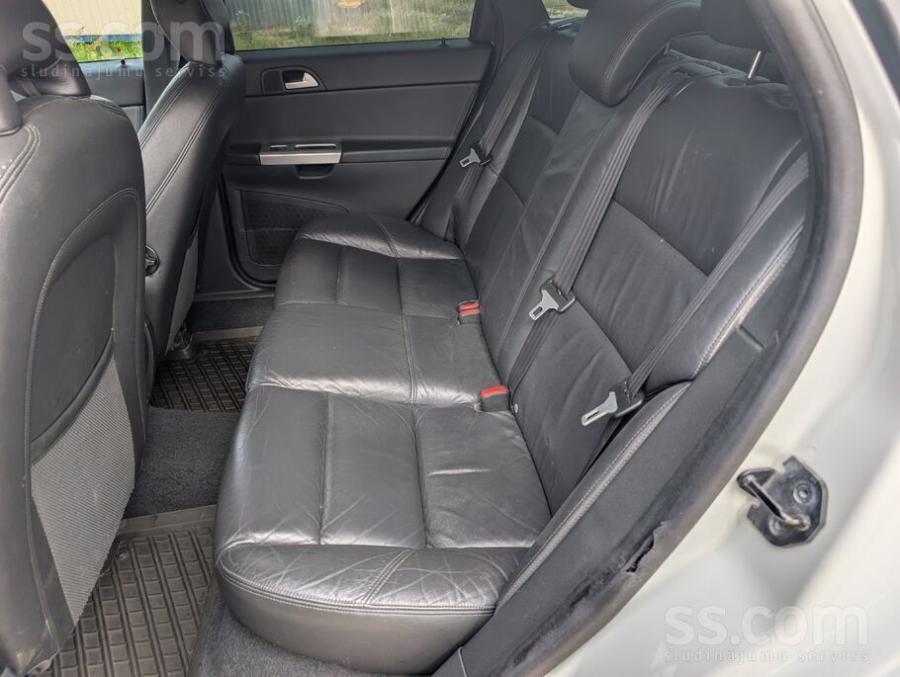 Balts Volvo S40 2011 Rīga, ar dzinēja tilpumu 1.60 L un nobraukumu 360 tūkst. km par 2300 €, foto 15 vietnē AUTOMOTO.COM.LV