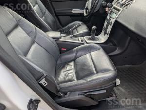 Balts Volvo S40 2011 Rīga, ar dzinēja tilpumu 1.60 L un nobraukumu 360 tūkst. km par 2300 €, foto 19 vietnē AUTOMOTO.COM.LV