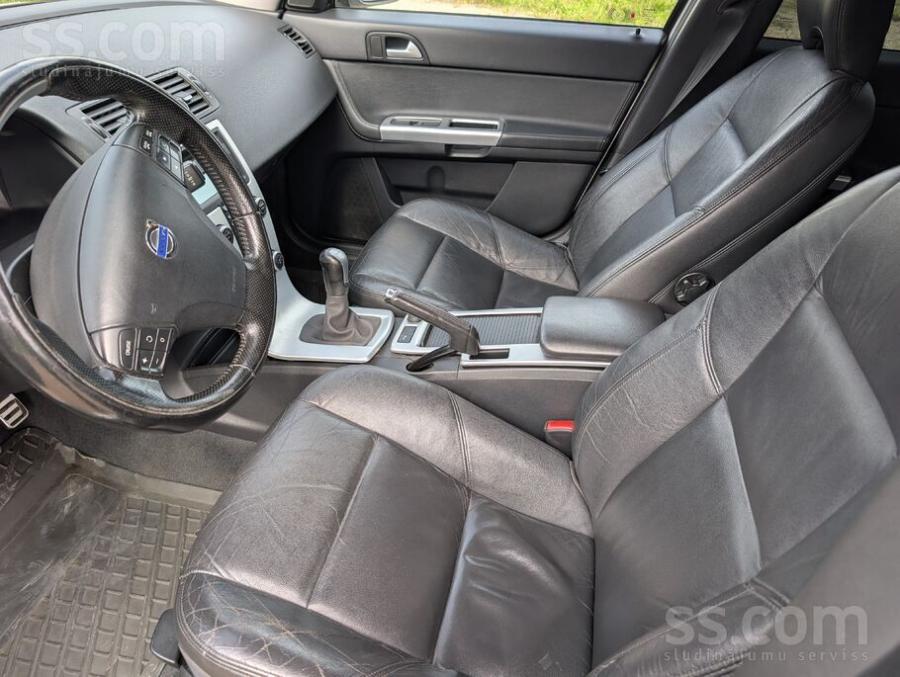 Balts Volvo S40 2011 Rīga, ar dzinēja tilpumu 1.60 L un nobraukumu 360 tūkst. km par 2300 €, foto 20 vietnē AUTOMOTO.COM.LV