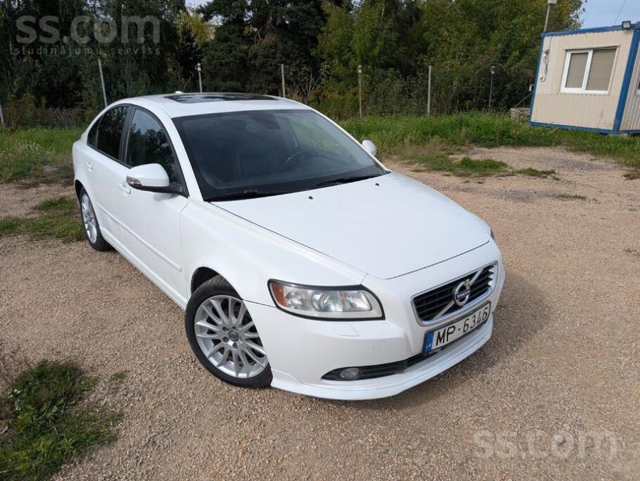 Balts Volvo S40 2011 Rīga, ar dzinēja tilpumu 1.60 L un nobraukumu 360 tūkst. km par 2300 €, foto 23 vietnē AUTOMOTO.COM.LV