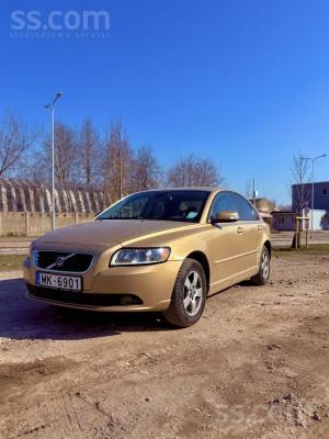 Желтый Вольво С40 2007 в Елгава, объемом двигателя 1.60 л и пробегом 401 тыс. км за 1850 €, фото  на AUTOMOTO.COM.LV