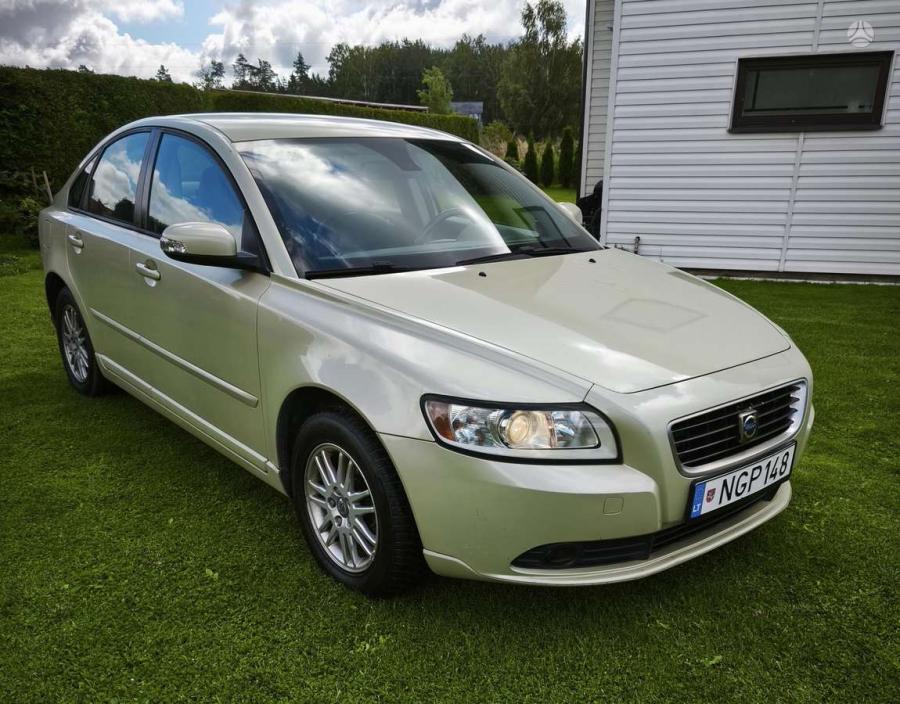 Dzeltens Volvo S40 2008 Kauņa, ar dzinēja tilpumu 1.56 L un nobraukumu 262 tūkst. km par 2300 €, foto 1 vietnē AUTOMOTO.COM.LV