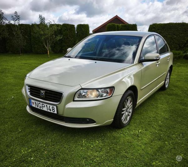 Volvo S40 2008 Kauņa vietnē Dzeltens Volvo S40 2008 Kauņa, ar dzinēja tilpumu 1.56 L un nobraukumu 262 tūkst. km par 2300 €, foto 4 vietnē AUTOMOTO.COM.LV