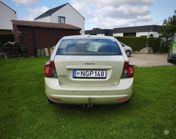 Volvo S40 2008 Kauņa vietnē Dzeltens Volvo S40 2008 Kauņa, ar dzinēja tilpumu 1.56 L un nobraukumu 262 tūkst. km par 2300 €, foto 6 vietnē AUTOMOTO.COM.LV