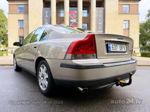 Бежевый Вольво С60 2001 в Таллин, объемом двигателя 2.40 л и пробегом 237 тыс. км за 1699 €, фото 5 на AUTOMOTO.COM.LV