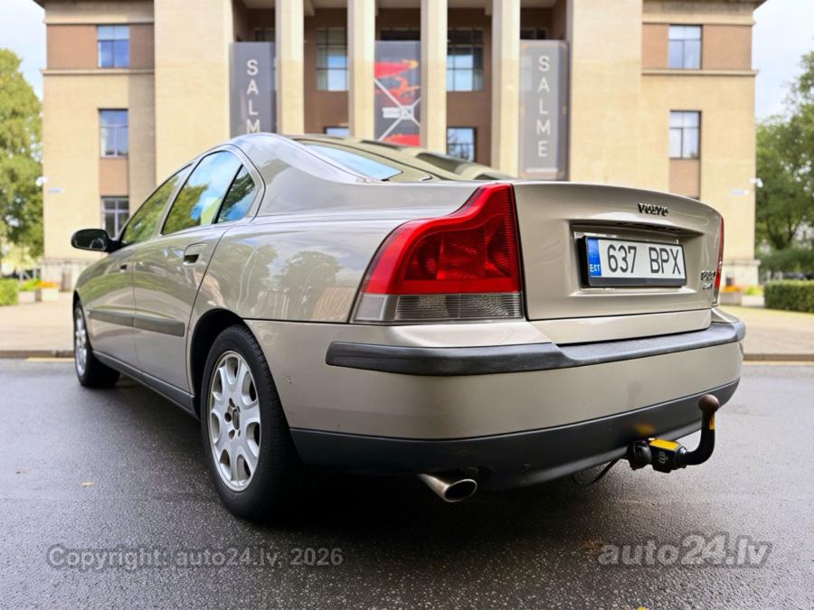 Бежевый Вольво С60 2001 в Таллин, объемом двигателя 2.40 л и пробегом 237 тыс. км за 1699 €, фото 5 на AUTOMOTO.COM.LV