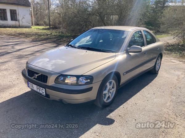 Beige Volvo S60 2002 in Voru, with an engine capacity of 2.40 L and mileage of 364 thousand km for 2300 €, photo 2 on AUTOMOTO.COM.LV