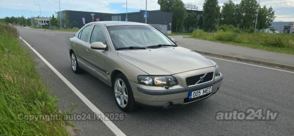 Beige Volvo S60 2002 in Tallinn, with an engine capacity of 2.40 L and mileage of 400 thousand km for 2200 €, photo 1 on AUTOMOTO.COM.LV