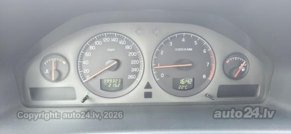 Beige Volvo S60 2002 in Tallinn, with an engine capacity of 2.40 L and mileage of 400 thousand km for 2200 €, photo 7 on AUTOMOTO.COM.LV