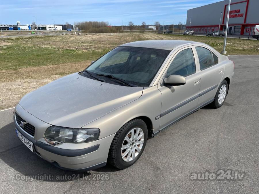Beige Volvo S60 2003 in Tallinn, with an engine capacity of 2.40 L and mileage of 235 thousand km for 1500 €, photo 1 on AUTOMOTO.COM.LV
