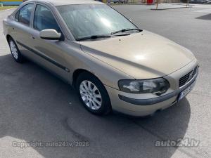 Beige Volvo S60 2003 in Tallinn, with an engine capacity of 2.40 L and mileage of 235 thousand km for 1500 €, photo 3 on AUTOMOTO.COM.LV