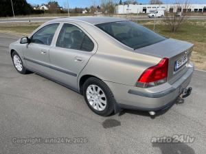 Beige Volvo S60 2003 in Tallinn, with an engine capacity of 2.40 L and mileage of 235 thousand km for 1500 €, photo 6 on AUTOMOTO.COM.LV