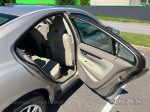 Smilšu krāsa Volvo S60 2004 Tallina, ar dzinēja tilpumu 2.40 L un nobraukumu 219 tūkst. km par 3000 €, foto 11 vietnē AUTOMOTO.COM.LV