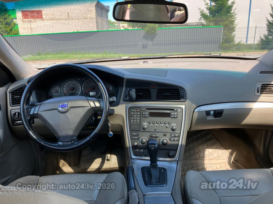 Smilšu krāsa Volvo S60 2004 Tallina, ar dzinēja tilpumu 2.40 L un nobraukumu 219 tūkst. km par 3000 €, foto 15 vietnē AUTOMOTO.COM.LV
