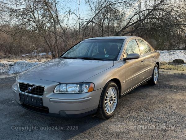 Beige Volvo S60 2005 in Paide, with an engine capacity of 2.40 L and mileage of 262 thousand km for 4390 €, photo 4 on AUTOMOTO.COM.LV