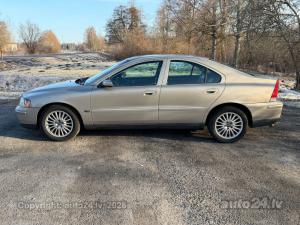 Beige Volvo S60 2005 in Paide, with an engine capacity of 2.40 L and mileage of 262 thousand km for 4390 €, photo 8 on AUTOMOTO.COM.LV