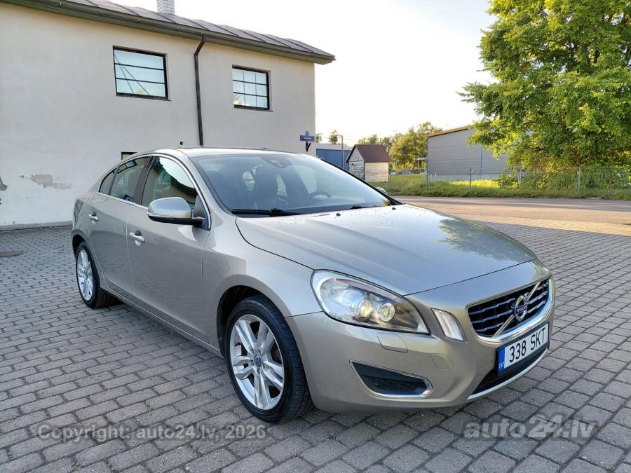 Beige Volvo S60 2011 in Paide, with an engine capacity of 2.00 L and mileage of 325 thousand km for 6499 €, photo 3 on AUTOMOTO.COM.LV