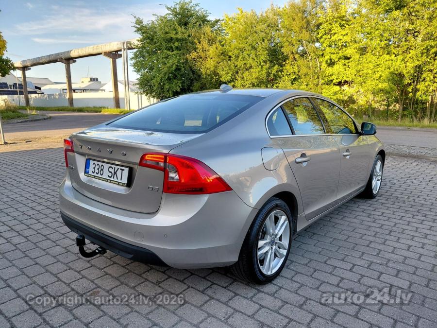 Beige Volvo S60 2011 in Paide, with an engine capacity of 2.00 L and mileage of 325 thousand km for 6499 €, photo 4 on AUTOMOTO.COM.LV
