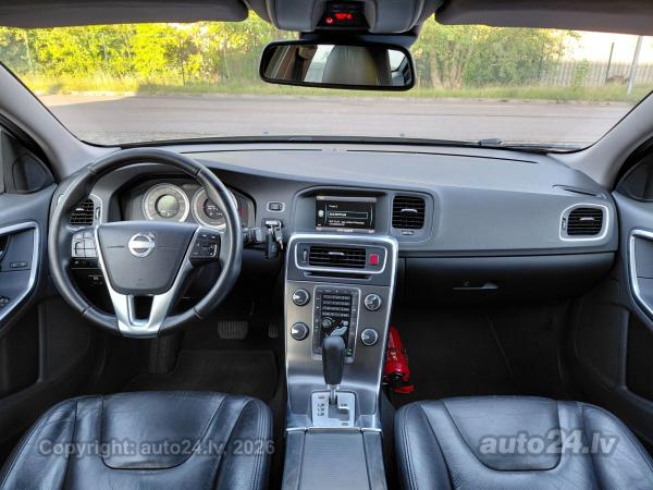 Бежевый Вольво С60 2011 в Пайде, объемом двигателя 2.00 л и пробегом 325 тыс. км за 6499 €, фото 9 на AUTOMOTO.COM.LV