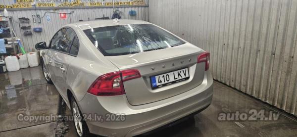 Smilšu krāsa Volvo S60 2016 Tallina, ar dzinēja tilpumu 2.00 L un nobraukumu 201 tūkst. km par 8500 €, foto 6 vietnē AUTOMOTO.COM.LV