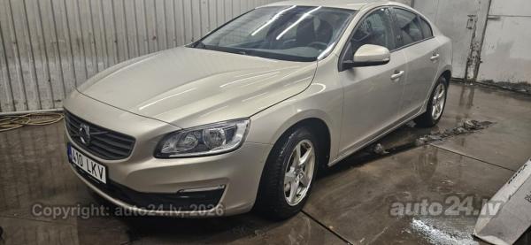 Smilšu krāsa Volvo S60 2016 Tallina, ar dzinēja tilpumu 2.00 L un nobraukumu 203 tūkst. km par 10000 €, foto 2 vietnē AUTOMOTO.COM.LV