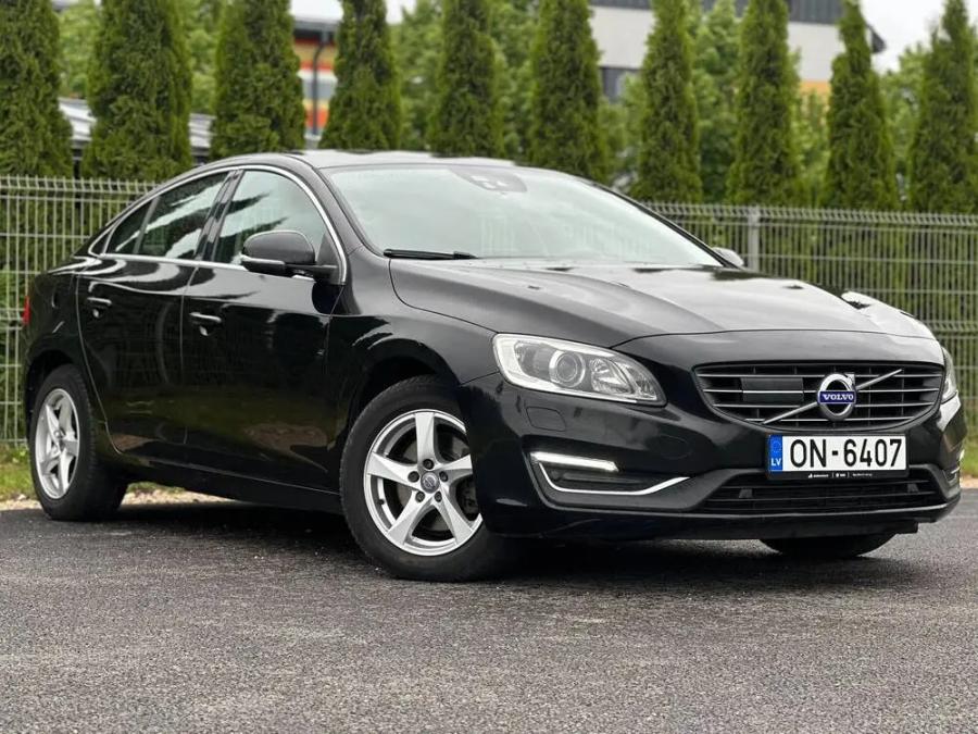 Melns Volvo S60 2015 Jelgava, ar dzinēja tilpumu 2.00 L un nobraukumu 204 tūkst. km par 8990 €, foto 4 vietnē AUTOMOTO.COM.LV