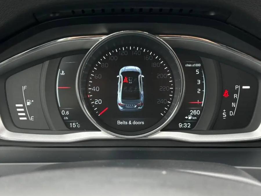Melns Volvo S60 2015 Jelgava, ar dzinēja tilpumu 2.00 L un nobraukumu 204 tūkst. km par 8990 €, foto 19 vietnē AUTOMOTO.COM.LV