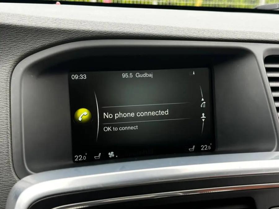Melns Volvo S60 2015 Jelgava, ar dzinēja tilpumu 2.00 L un nobraukumu 204 tūkst. km par 8990 €, foto 23 vietnē AUTOMOTO.COM.LV