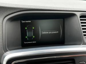 Melns Volvo S60 2015 Jelgava, ar dzinēja tilpumu 2.00 L un nobraukumu 204 tūkst. km par 8990 €, foto 24 vietnē AUTOMOTO.COM.LV