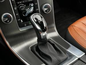 Melns Volvo S60 2015 Jelgava, ar dzinēja tilpumu 2.00 L un nobraukumu 204 tūkst. km par 8990 €, foto 26 vietnē AUTOMOTO.COM.LV