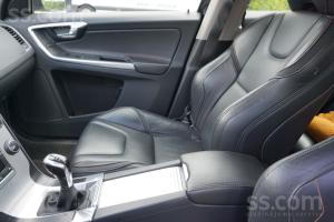 Black Volvo S60 2016 in Riga, with an engine capacity of 2.00 L and mileage of 348 thousand km for 11750 €, photo 4 on AUTOMOTO.COM.LV