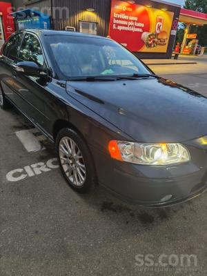 Melns Volvo S60 2009 Rīga, ar dzinēja tilpumu 2.40 L un nobraukumu 158 tūkst. km par 3000 €, foto 3 vietnē AUTOMOTO.COM.LV
