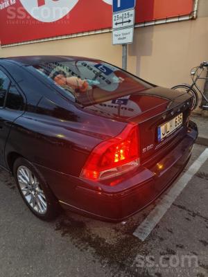 Melns Volvo S60 2009 Rīga, ar dzinēja tilpumu 2.40 L un nobraukumu 158 tūkst. km par 3000 €, foto 5 vietnē AUTOMOTO.COM.LV