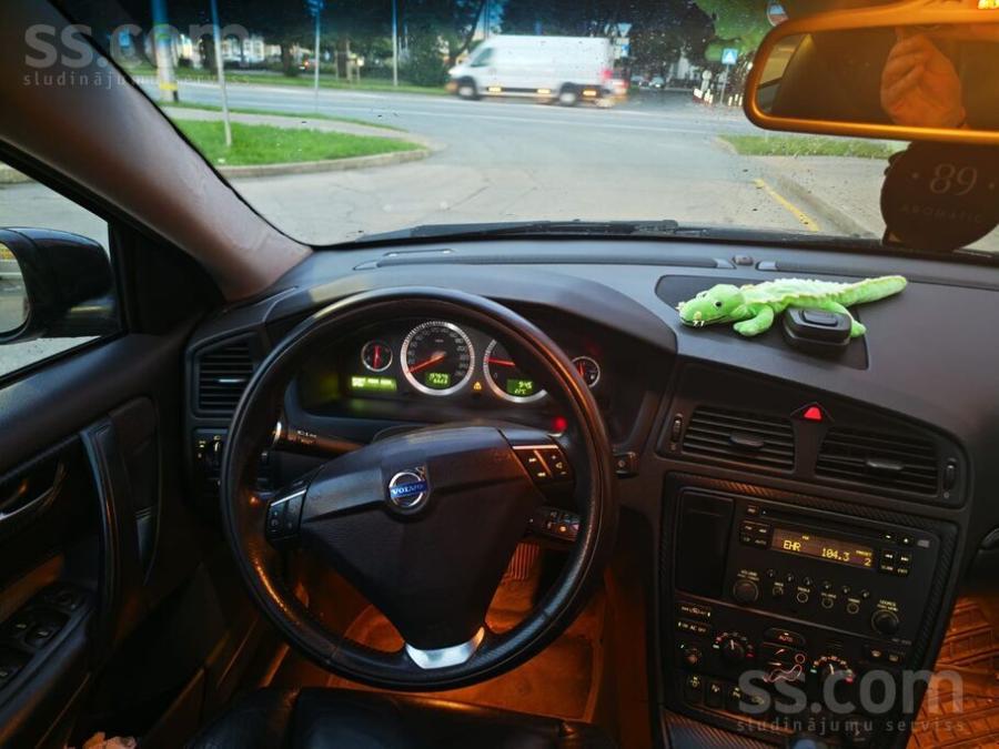 Melns Volvo S60 2009 Rīga, ar dzinēja tilpumu 2.40 L un nobraukumu 158 tūkst. km par 3000 €, foto 6 vietnē AUTOMOTO.COM.LV