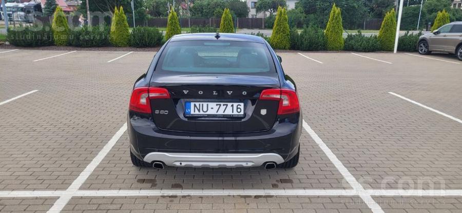 Black Volvo S60 2010 in Riga, with an engine capacity of 2.40 L and mileage of 282 thousand km for 5800 €, photo 7 on AUTOMOTO.COM.LV