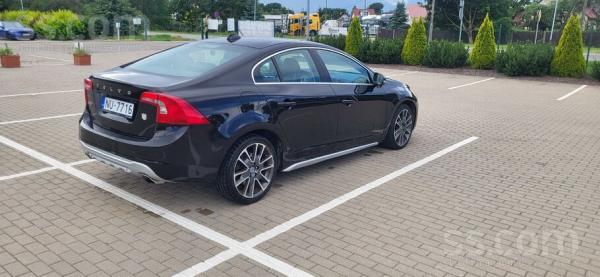 Black Volvo S60 2010 in Riga, with an engine capacity of 2.40 L and mileage of 282 thousand km for 5800 €, photo 7 on AUTOMOTO.COM.LV