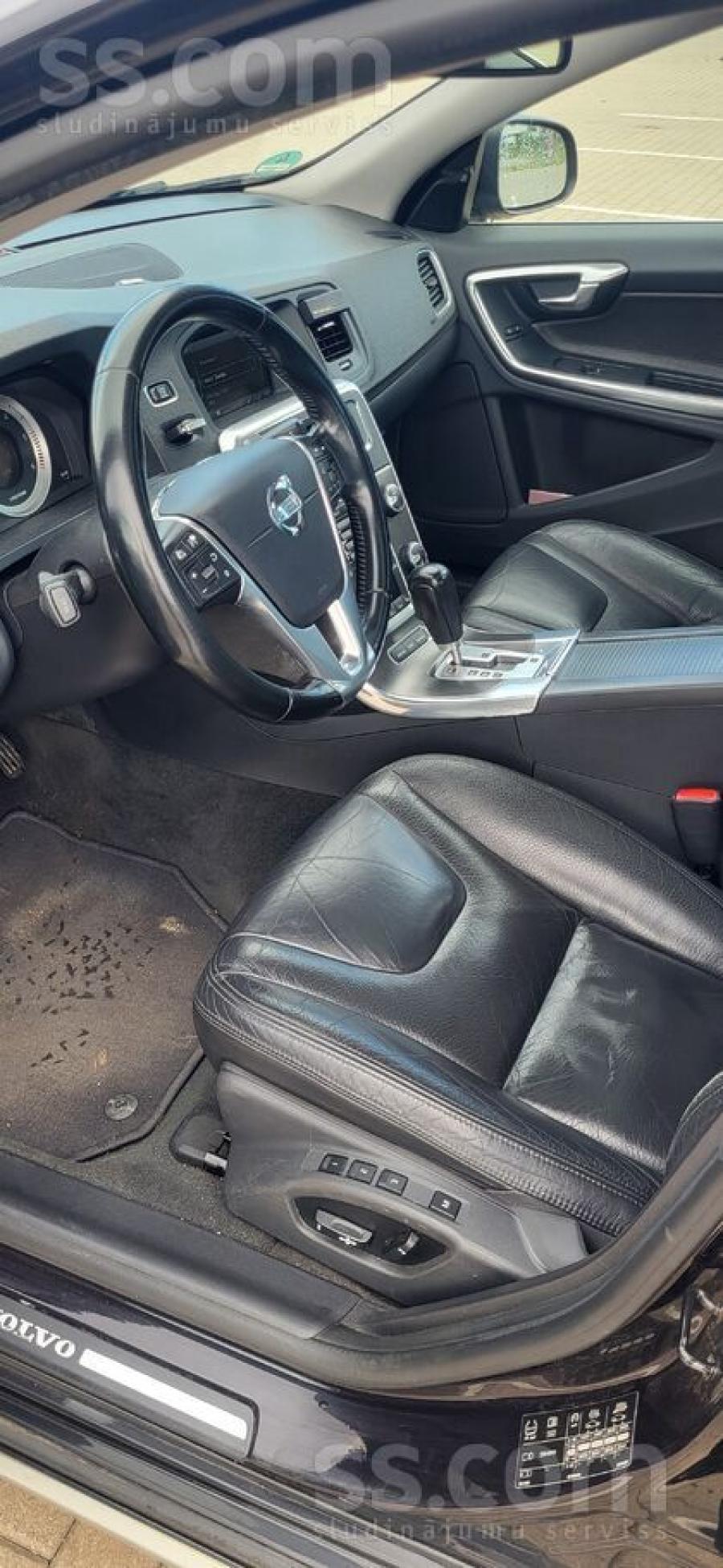 Black Volvo S60 2010 in Riga, with an engine capacity of 2.40 L and mileage of 282 thousand km for 5800 €, photo 15 on AUTOMOTO.COM.LV