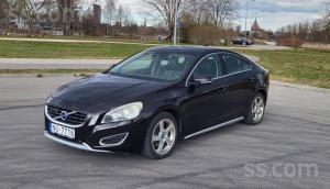 Black Volvo S60 2010 in Riga, with an engine capacity of 2.40 L and mileage of 282 thousand km for 5800 €, photo 22 on AUTOMOTO.COM.LV
