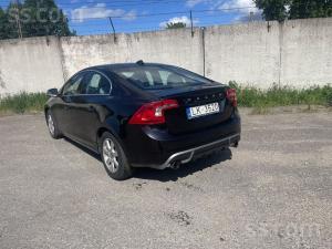 Black Volvo S60 2011 in Riga, with an engine capacity of 2.00 L and mileage of 0 thousand km for 4400 €, photo 4 on AUTOMOTO.COM.LV