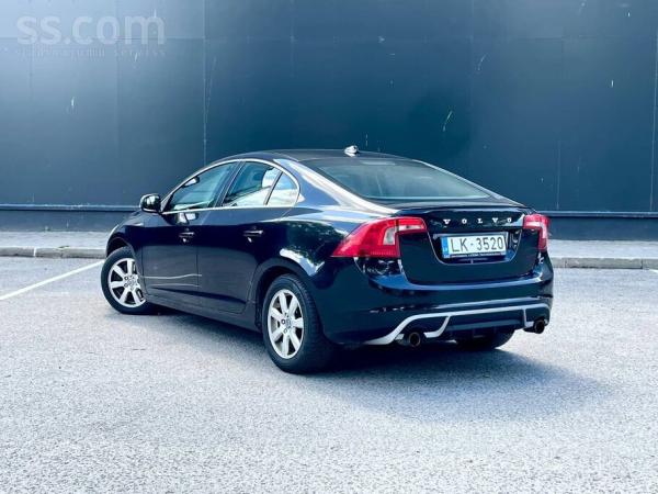 Melns Volvo S60 2011 Rīga, ar dzinēja tilpumu 2.00 L un nobraukumu 0 tūkst. km par 4800 €, foto 4 vietnē AUTOMOTO.COM.LV