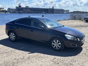 Black Volvo S60 2011 in Riga, with an engine capacity of 1.60 L and mileage of 250 thousand km for 5800 €, photo 6 on AUTOMOTO.COM.LV