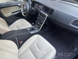Black Volvo S60 2011 in Riga, with an engine capacity of 1.60 L and mileage of 250 thousand km for 5800 €, photo 11 on AUTOMOTO.COM.LV