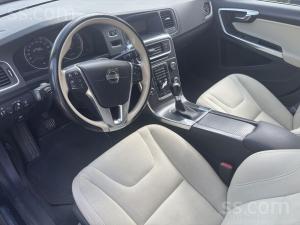 Black Volvo S60 2011 in Riga, with an engine capacity of 1.60 L and mileage of 250 thousand km for 5800 €, photo 12 on AUTOMOTO.COM.LV